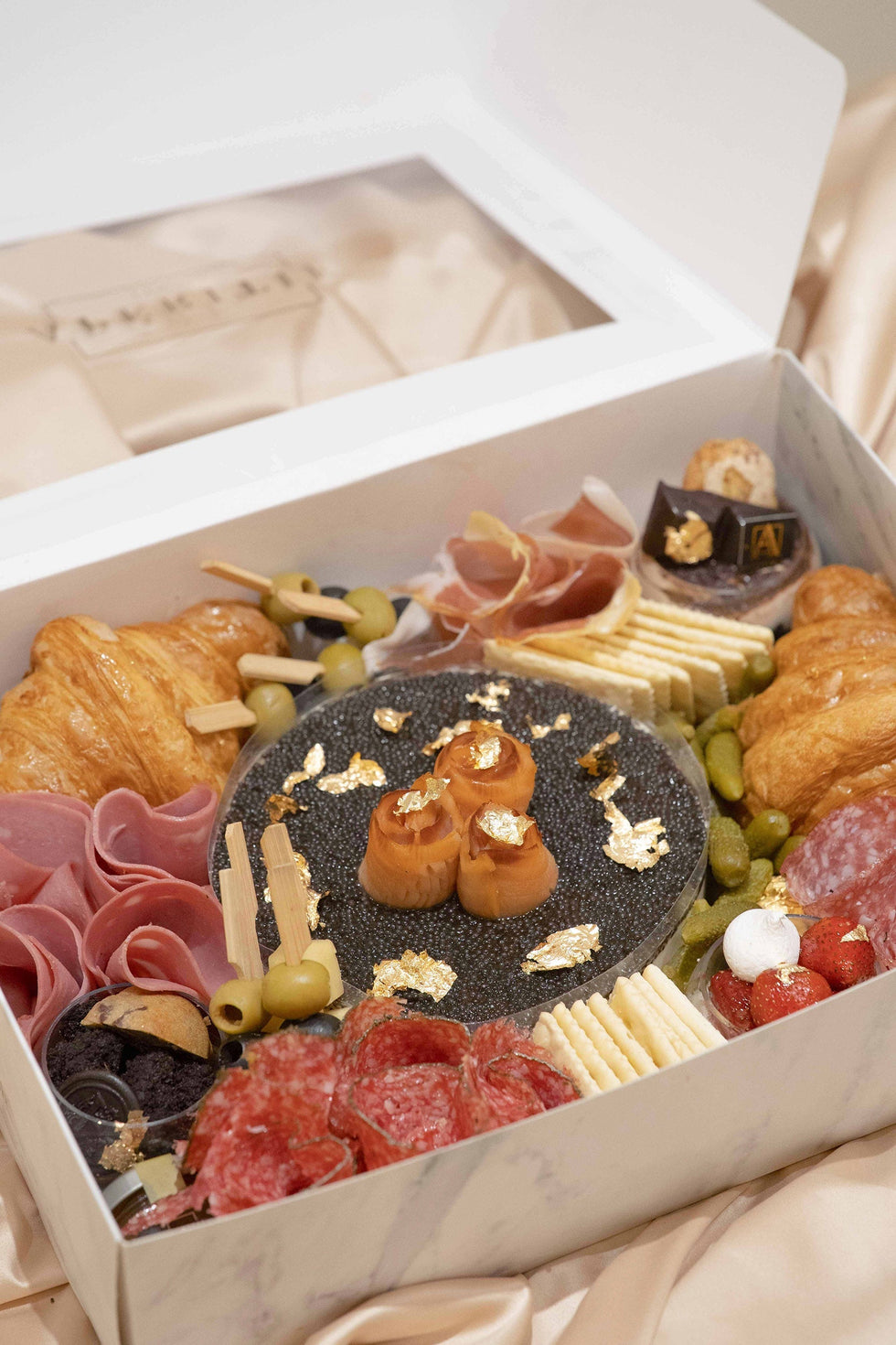 Caviar Pie Graze Box – Aperitif